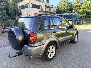 Pelēks Toyota RAV4 2004 Viļņa, ar dzinēja tilpumu 2.00 L un nobraukumu 280 tūkst. km par 2500 €, foto 5 vietnē AUTOMOTO.COM.LV