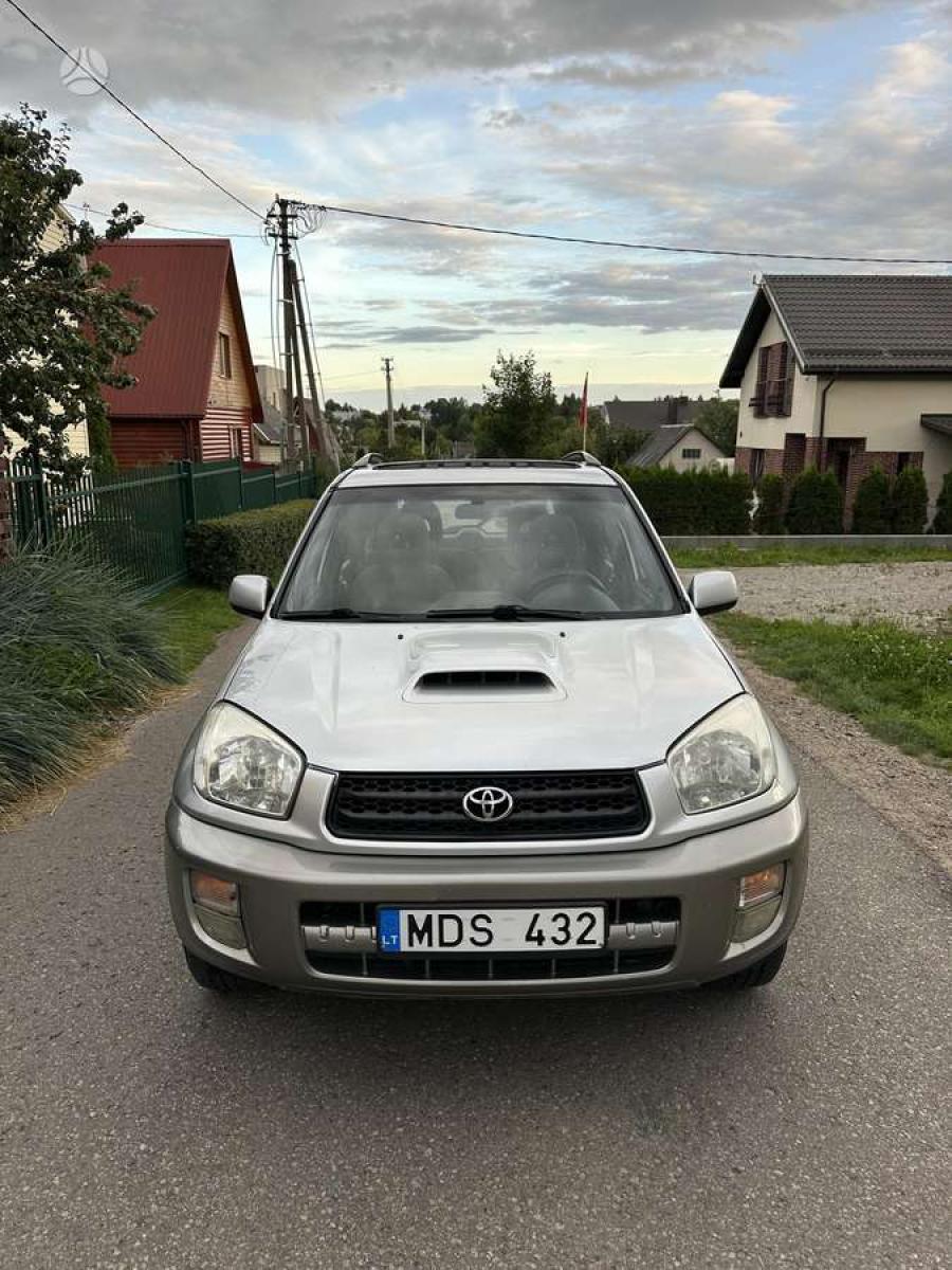 Pelēks Toyota RAV4 2004 Viļņa, ar dzinēja tilpumu 2.00 L un nobraukumu 253 tūkst. km par 1900 €, foto 3 vietnē AUTOMOTO.COM.LV