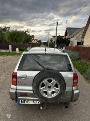 Pelēks Toyota RAV4 2004 Viļņa, ar dzinēja tilpumu 2.00 L un nobraukumu 253 tūkst. km par 1900 €, foto 7 vietnē AUTOMOTO.COM.LV