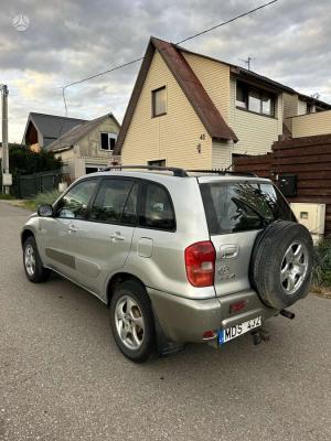 Pelēks Toyota RAV4 2004 Viļņa, ar dzinēja tilpumu 2.00 L un nobraukumu 253 tūkst. km par 1900 €, foto 8 vietnē AUTOMOTO.COM.LV