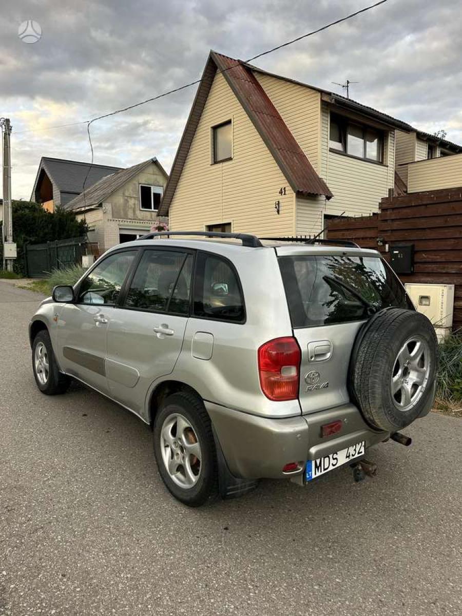 Pelēks Toyota RAV4 2004 Viļņa, ar dzinēja tilpumu 2.00 L un nobraukumu 253 tūkst. km par 1900 €, foto 8 vietnē AUTOMOTO.COM.LV