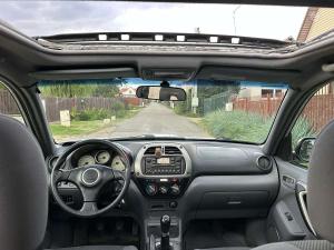 Pelēks Toyota RAV4 2004 Viļņa, ar dzinēja tilpumu 2.00 L un nobraukumu 253 tūkst. km par 1900 €, foto 14 vietnē AUTOMOTO.COM.LV