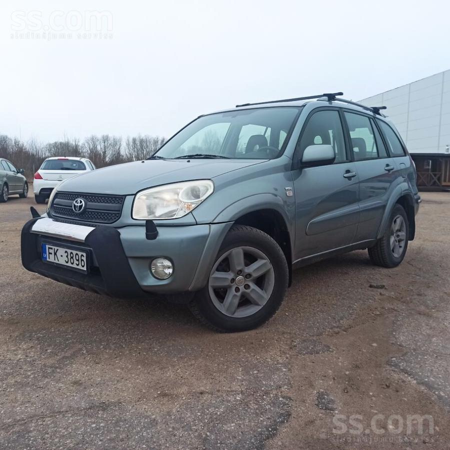 Pelēks Toyota RAV4 2005 Daugavpils, ar dzinēja tilpumu 2.00 L un nobraukumu 0 tūkst. km par 3450 €, foto 2 vietnē AUTOMOTO.COM.LV