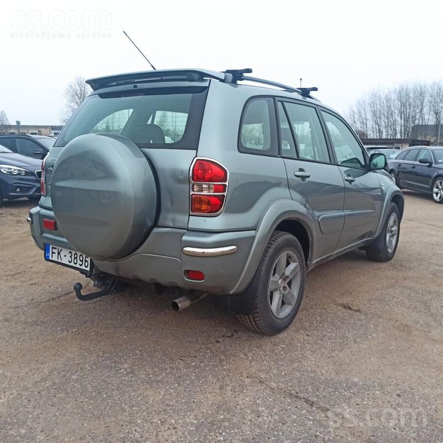 Pelēks Toyota RAV4 2005 Daugavpils, ar dzinēja tilpumu 2.00 L un nobraukumu 0 tūkst. km par 3450 €, foto 7 vietnē AUTOMOTO.COM.LV