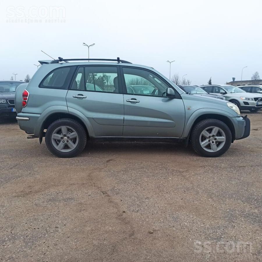 Pelēks Toyota RAV4 2005 Daugavpils, ar dzinēja tilpumu 2.00 L un nobraukumu 0 tūkst. km par 3450 €, foto 8 vietnē AUTOMOTO.COM.LV