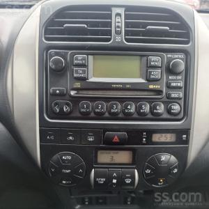 Pelēks Toyota RAV4 2005 Daugavpils, ar dzinēja tilpumu 2.00 L un nobraukumu 0 tūkst. km par 3450 €, foto 20 vietnē AUTOMOTO.COM.LV