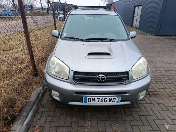 Pelēks Toyota RAV4 2005 Tauragė, ar dzinēja tilpumu 2.00 L un nobraukumu 200 tūkst. km par 1800 €, foto 2 vietnē AUTOMOTO.COM.LV