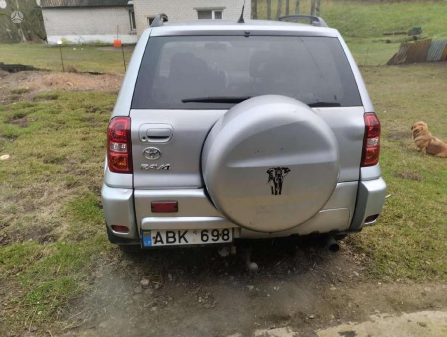 Grey Toyota RAV4 2005 in Kelme, with an engine capacity of 2.00 L and mileage of 274 thousand km for 1500 €, photo 2 on AUTOMOTO.COM.LV