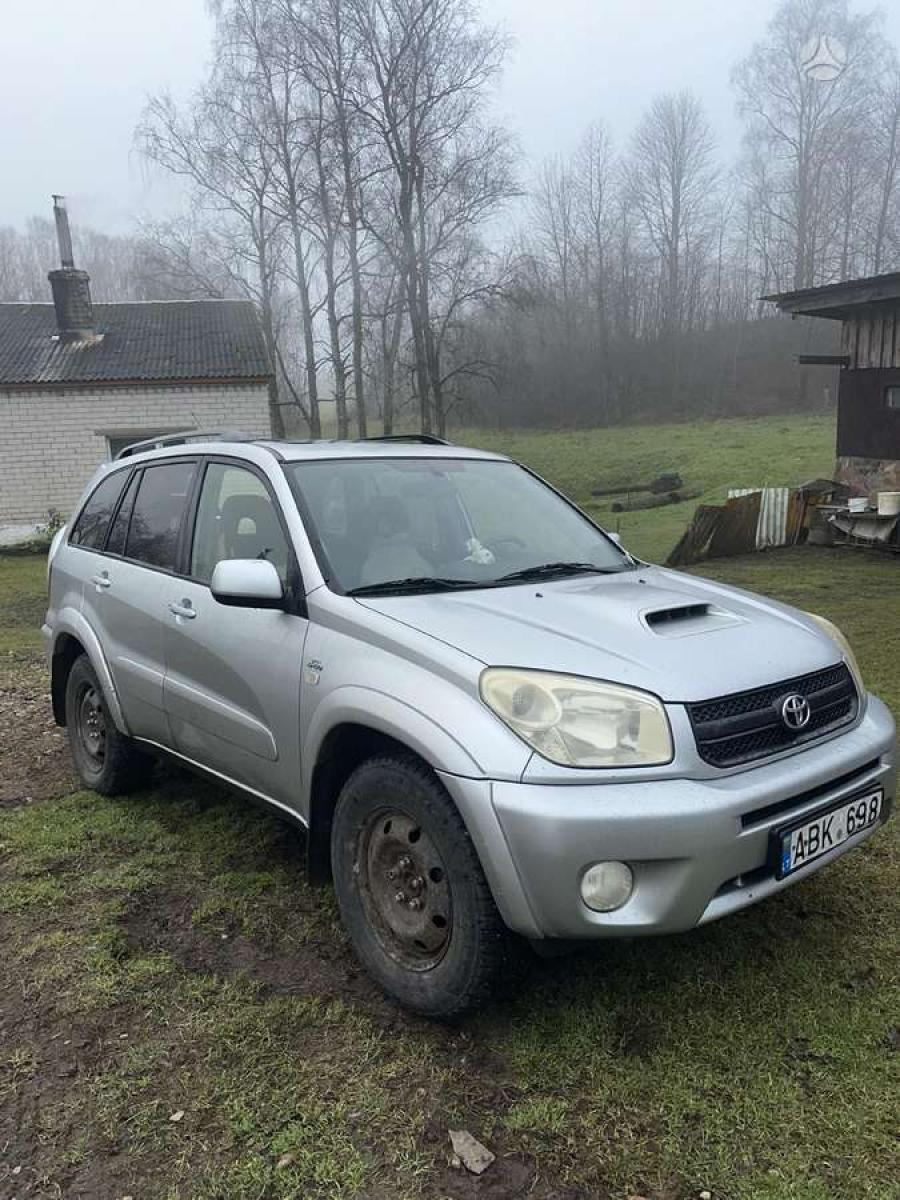 Grey Toyota RAV4 2005 in Kelme, with an engine capacity of 2.00 L and mileage of 274 thousand km for 1500 €, photo 11 on AUTOMOTO.COM.LV