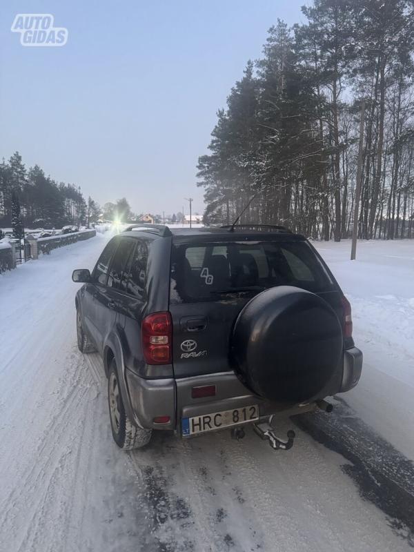 Grey Toyota RAV4 2005 in Druskininkai, with an engine capacity of 2.00 L and mileage of 335 thousand km for 2950 €, photo 3 on AUTOMOTO.COM.LV