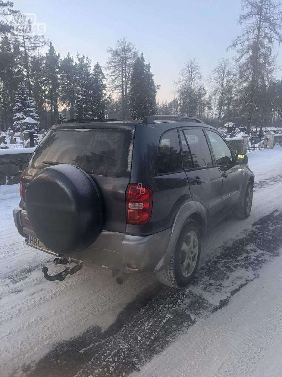 Grey Toyota RAV4 2005 in Druskininkai, with an engine capacity of 2.00 L and mileage of 335 thousand km for 2950 €, photo 4 on AUTOMOTO.COM.LV