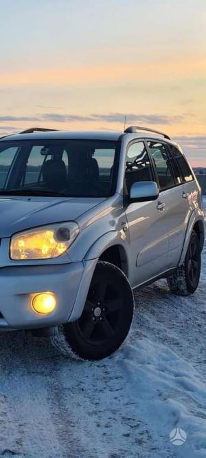 Grey Toyota RAV4 2005 in Vilnius, with an engine capacity of 2.00 L and mileage of 320 thousand km for 3750 €, photo 7 on AUTOMOTO.COM.LV