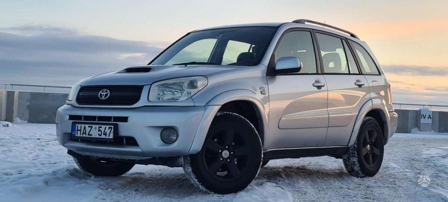 Grey Toyota RAV4 2005 in Vilnius, with an engine capacity of 2.00 L and mileage of 320 thousand km for 3750 €, photo 11 on AUTOMOTO.COM.LV