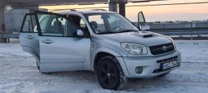Grey Toyota RAV4 2005 in Vilnius, with an engine capacity of 2.00 L and mileage of 320 thousand km for 3750 €, photo 18 on AUTOMOTO.COM.LV