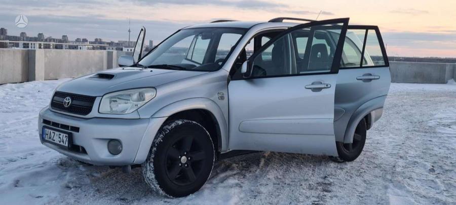 Grey Toyota RAV4 2005 in Vilnius, with an engine capacity of 2.00 L and mileage of 320 thousand km for 3750 €, photo 21 on AUTOMOTO.COM.LV