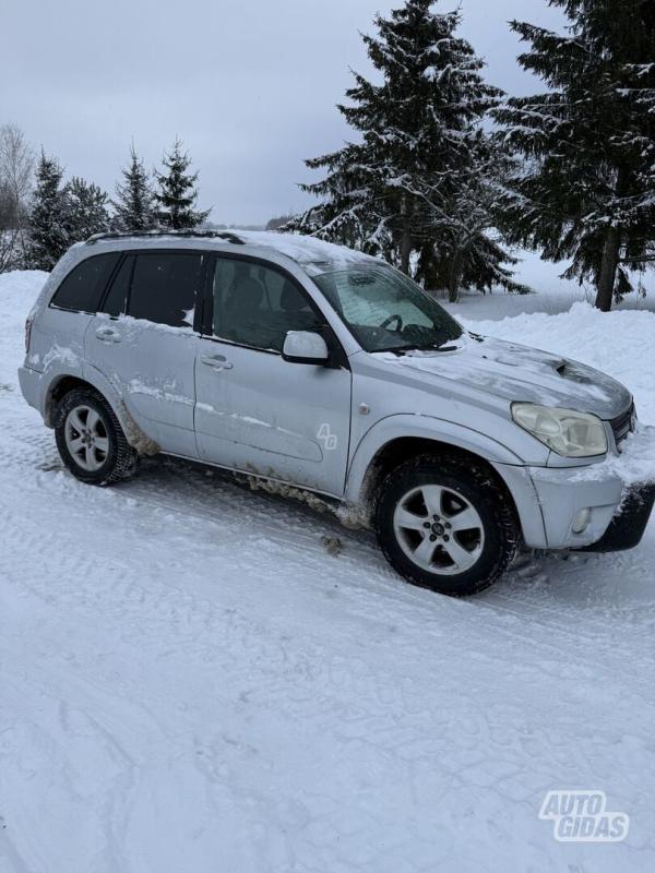 Pelēks Toyota RAV4 2005 Utena, ar dzinēja tilpumu 2.00 L un nobraukumu 237 tūkst. km par 2650 €, foto 1 vietnē AUTOMOTO.COM.LV