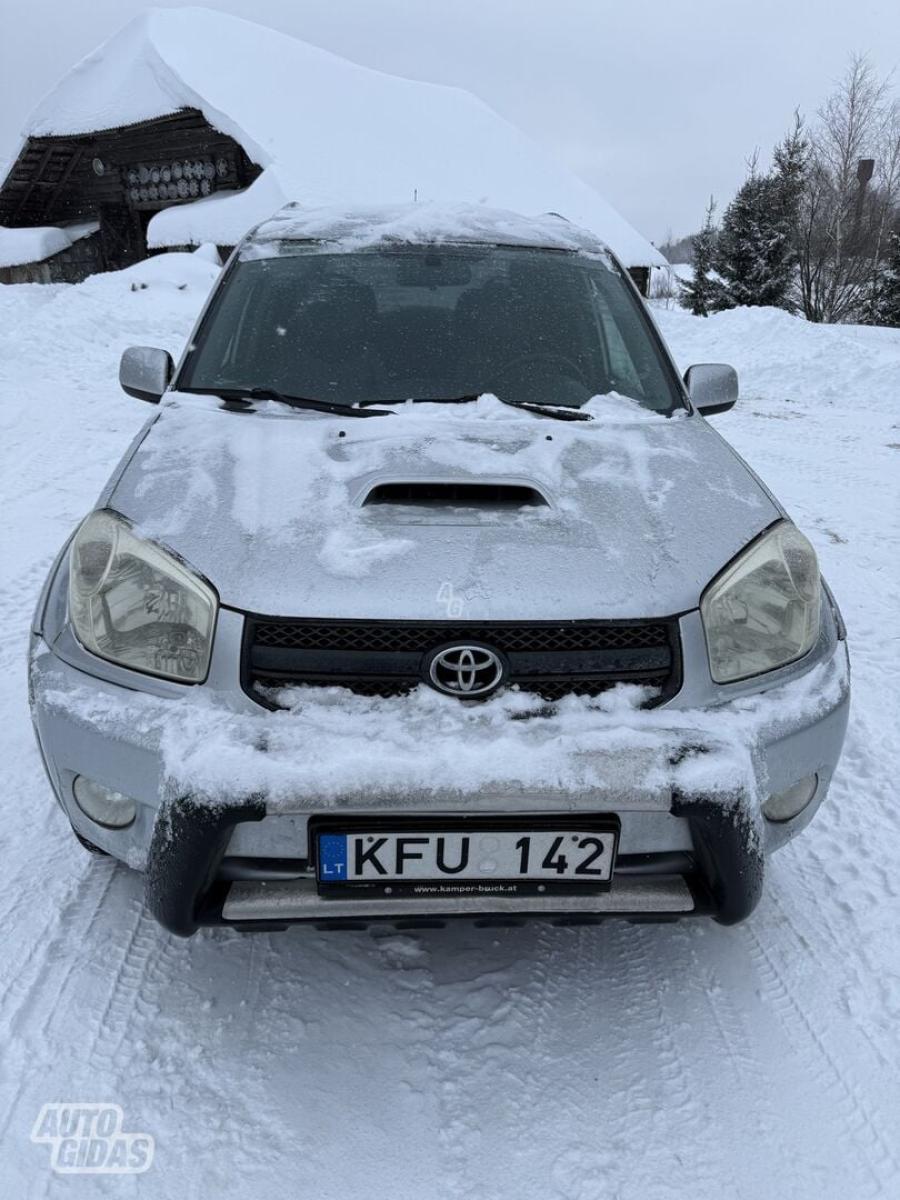 Grey Toyota RAV4 2005 in Utena, with an engine capacity of 2.00 L and mileage of 237 thousand km for 2650 €, photo 2 on AUTOMOTO.COM.LV