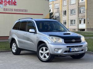 Pelēks Toyota RAV4 2005 Kaišiadorys, ar dzinēja tilpumu 2.00 L un nobraukumu 330 tūkst. km par 2200 €, foto  vietnē AUTOMOTO.COM.LV