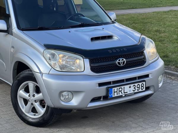 Grey Toyota RAV4 2005 in Kaisiadorys, with an engine capacity of 2.00 L and mileage of 330 thousand km for 2200 €, photo 2 on AUTOMOTO.COM.LV