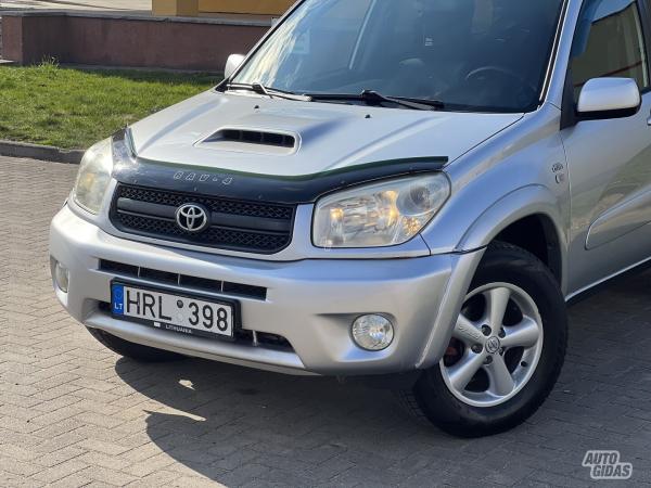 Grey Toyota RAV4 2005 in Kaisiadorys, with an engine capacity of 2.00 L and mileage of 330 thousand km for 2200 €, photo 4 on AUTOMOTO.COM.LV