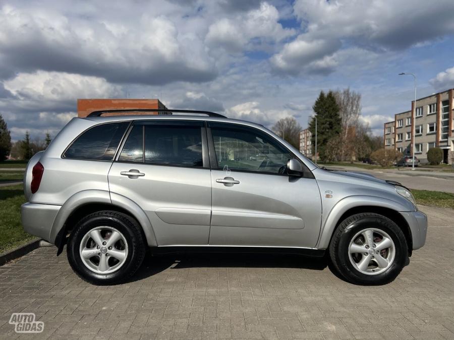 Pelēks Toyota RAV4 2005 Kaišiadorys, ar dzinēja tilpumu 2.00 L un nobraukumu 330 tūkst. km par 2200 €, foto 10 vietnē AUTOMOTO.COM.LV