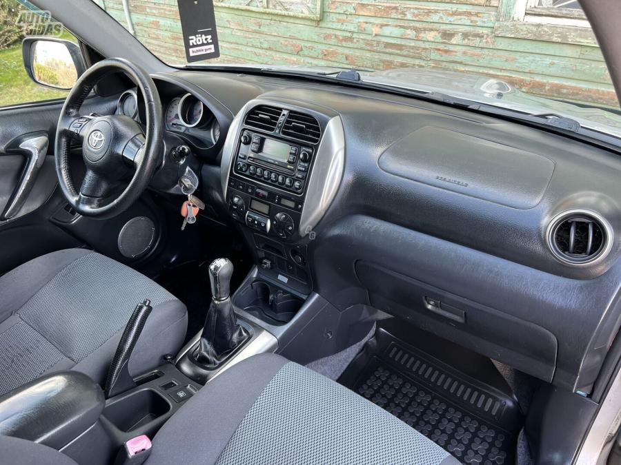 Pelēks Toyota RAV4 2005 Kaišiadorys, ar dzinēja tilpumu 2.00 L un nobraukumu 330 tūkst. km par 2200 €, foto 18 vietnē AUTOMOTO.COM.LV