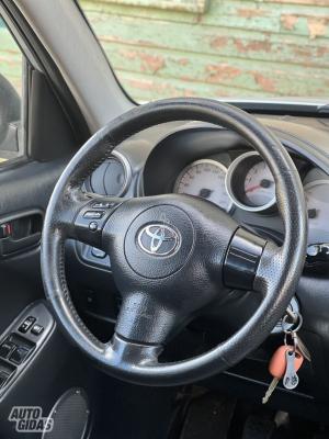 Pelēks Toyota RAV4 2005 Kaišiadorys, ar dzinēja tilpumu 2.00 L un nobraukumu 330 tūkst. km par 2200 €, foto 24 vietnē AUTOMOTO.COM.LV