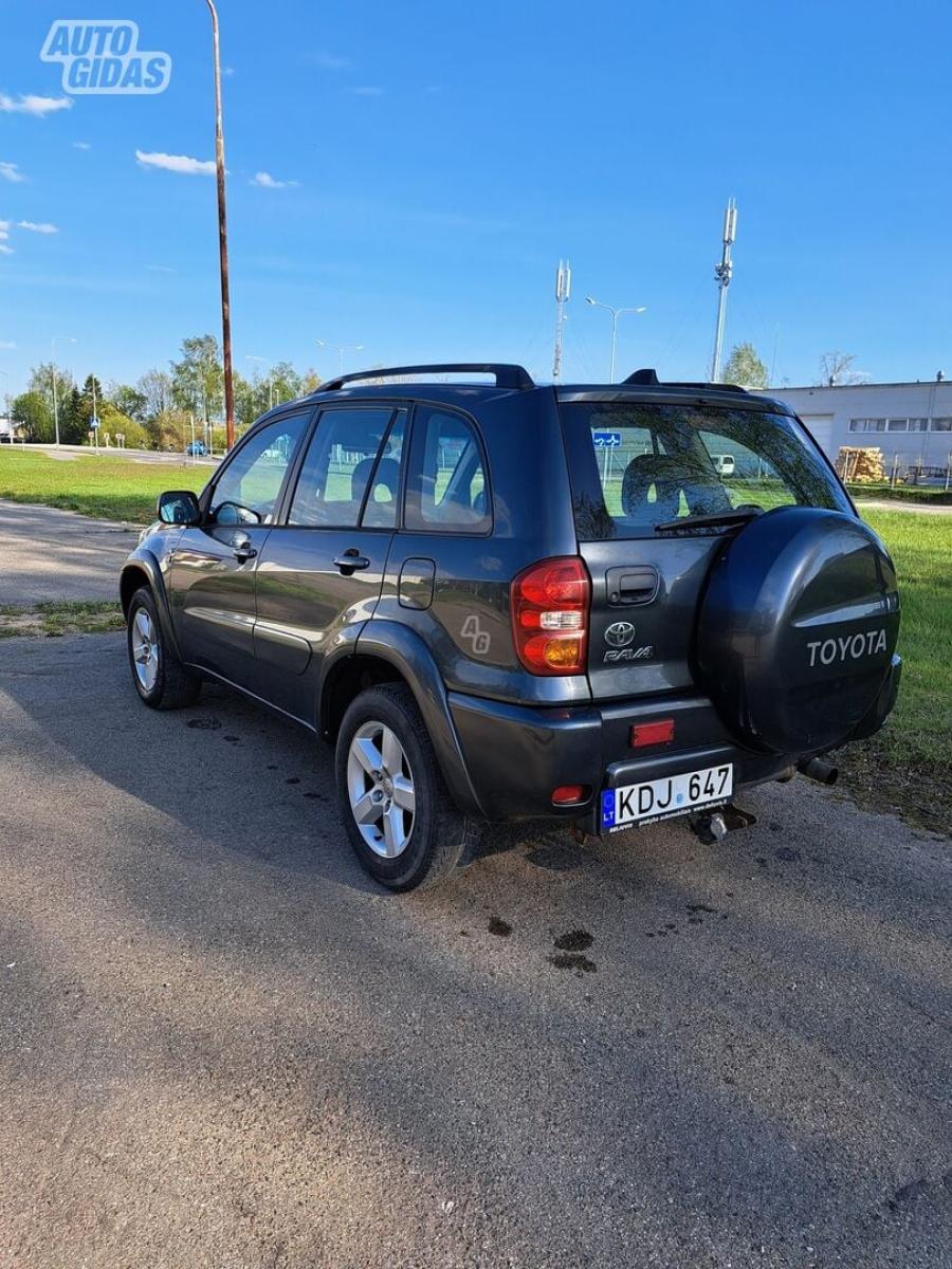 Pelēks Toyota RAV4 2005 Kauņa, ar dzinēja tilpumu 2.00 L un nobraukumu 237 tūkst. km par 3200 €, foto 5 vietnē AUTOMOTO.COM.LV