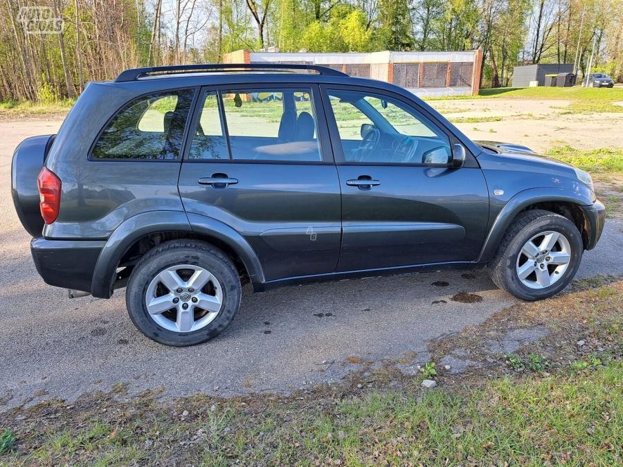 Pelēks Toyota RAV4 2005 Kauņa, ar dzinēja tilpumu 2.00 L un nobraukumu 237 tūkst. km par 3200 €, foto 8 vietnē AUTOMOTO.COM.LV