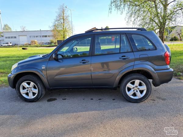 Pelēks Toyota RAV4 2005 Kauņa, ar dzinēja tilpumu 2.00 L un nobraukumu 237 tūkst. km par 3200 €, foto 8 vietnē AUTOMOTO.COM.LV