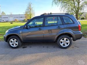 Pelēks Toyota RAV4 2005 Kauņa, ar dzinēja tilpumu 2.00 L un nobraukumu 237 tūkst. km par 3200 €, foto 9 vietnē AUTOMOTO.COM.LV