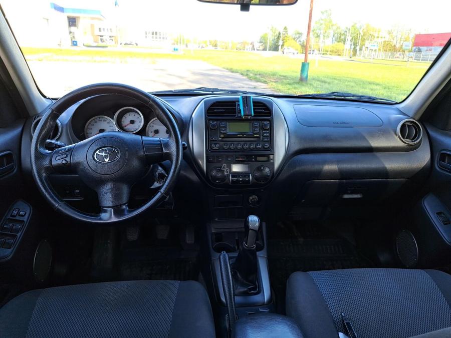 Pelēks Toyota RAV4 2005 Kauņa, ar dzinēja tilpumu 2.00 L un nobraukumu 237 tūkst. km par 3200 €, foto 10 vietnē AUTOMOTO.COM.LV