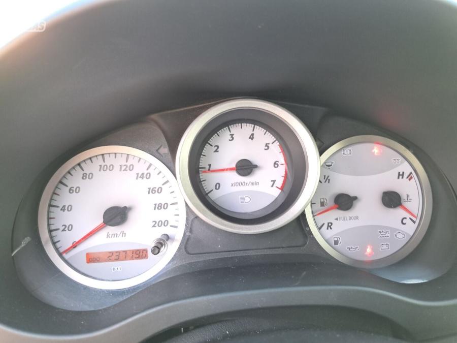 Pelēks Toyota RAV4 2005 Kauņa, ar dzinēja tilpumu 2.00 L un nobraukumu 237 tūkst. km par 3200 €, foto 12 vietnē AUTOMOTO.COM.LV