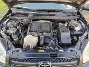 Pelēks Toyota RAV4 2005 Kauņa, ar dzinēja tilpumu 2.00 L un nobraukumu 237 tūkst. km par 3200 €, foto 13 vietnē AUTOMOTO.COM.LV