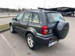 Pelēks Toyota RAV4 2005 Rīga, ar dzinēja tilpumu 2.00 L un nobraukumu 337 tūkst. km par 2900 €, foto  vietnē AUTOMOTO.COM.LV