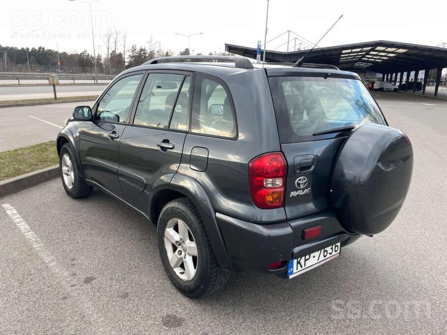 Серый Тойота РАВ 4 2005 в Рига, объемом двигателя 2.00 л и пробегом 337 тыс. км за 2900 €, фото 1 на AUTOMOTO.COM.LV