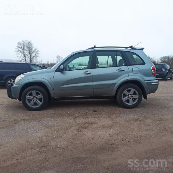 Grey Toyota RAV4 2005 in Daugavpils, with an engine capacity of 2.00 L and mileage of 0 thousand km for 3450 €, photo 4 on AUTOMOTO.COM.LV