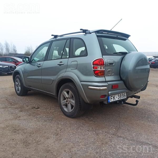Grey Toyota RAV4 2005 in Daugavpils, with an engine capacity of 2.00 L and mileage of 0 thousand km for 3450 €, photo 5 on AUTOMOTO.COM.LV
