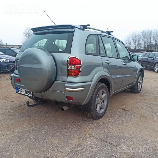 Grey Toyota RAV4 2005 in Daugavpils, with an engine capacity of 2.00 L and mileage of 0 thousand km for 3450 €, photo 7 on AUTOMOTO.COM.LV