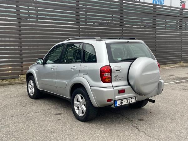Pelēks Toyota RAV4 2005 Rīga, ar dzinēja tilpumu 2.00 L un nobraukumu 0 tūkst. km par 2600 €, foto 4 vietnē AUTOMOTO.COM.LV