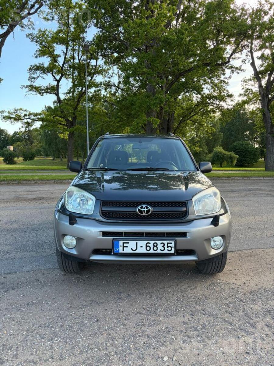 Pelēks Toyota RAV4 2005 Valmiera, ar dzinēja tilpumu 2.00 L un nobraukumu 280 tūkst. km par 2300 €, foto 4 vietnē AUTOMOTO.COM.LV