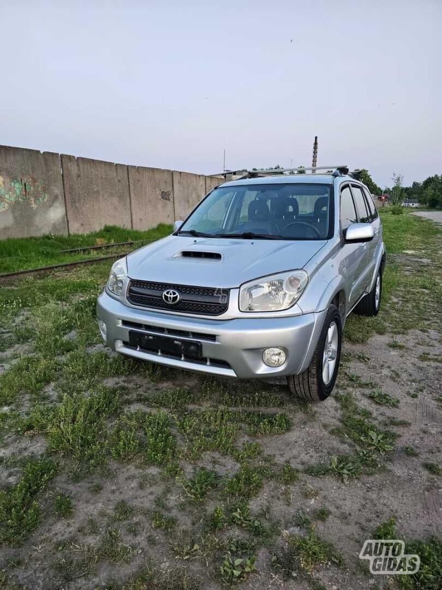 Grey Toyota RAV4 2005 in Marijampole, with an engine capacity of 2.00 L and mileage of 224 thousand km for 3599 €, photo 3 on AUTOMOTO.COM.LV