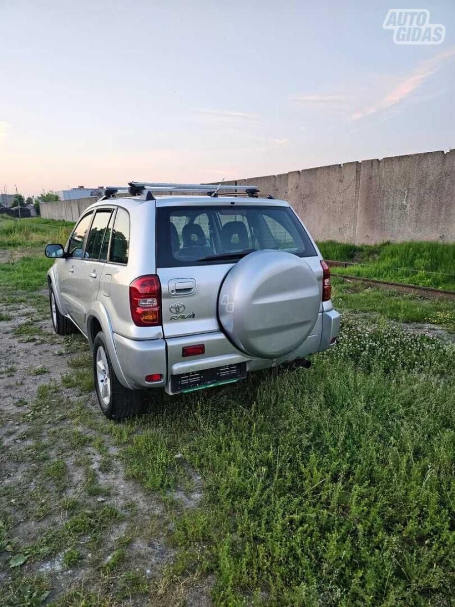 Grey Toyota RAV4 2005 in Marijampole, with an engine capacity of 2.00 L and mileage of 224 thousand km for 3599 €, photo 4 on AUTOMOTO.COM.LV