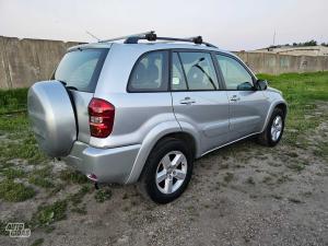 Grey Toyota RAV4 2005 in Marijampole, with an engine capacity of 2.00 L and mileage of 224 thousand km for 3599 €, photo 5 on AUTOMOTO.COM.LV