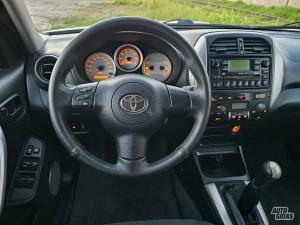 Grey Toyota RAV4 2005 in Marijampole, with an engine capacity of 2.00 L and mileage of 224 thousand km for 3599 €, photo 7 on AUTOMOTO.COM.LV