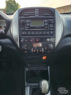 Grey Toyota RAV4 2005 in Marijampole, with an engine capacity of 2.00 L and mileage of 224 thousand km for 3599 €, photo 8 on AUTOMOTO.COM.LV