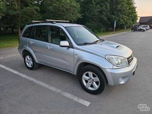 Grey Toyota RAV4 2005 in Marijampole, with an engine capacity of 2.00 L and mileage of 224 thousand km for 3599 €, photo 15 on AUTOMOTO.COM.LV