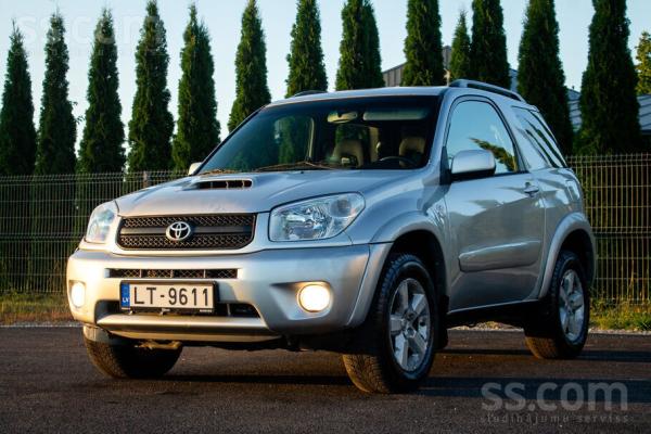 Pelēks Toyota RAV4 2005 Jelgava, ar dzinēja tilpumu 2.00 L un nobraukumu 367 tūkst. km par 1990 €, foto 3 vietnē AUTOMOTO.COM.LV