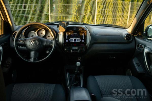 Pelēks Toyota RAV4 2005 Jelgava, ar dzinēja tilpumu 2.00 L un nobraukumu 367 tūkst. km par 1990 €, foto 9 vietnē AUTOMOTO.COM.LV