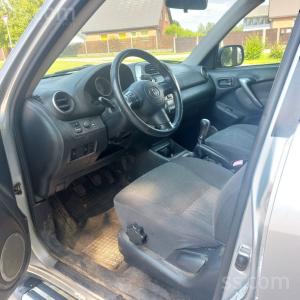 Grey Toyota RAV4 2005 in Bauska, with an engine capacity of 2.00 L and mileage of 270 thousand km for 2300 €, photo 8 on AUTOMOTO.COM.LV